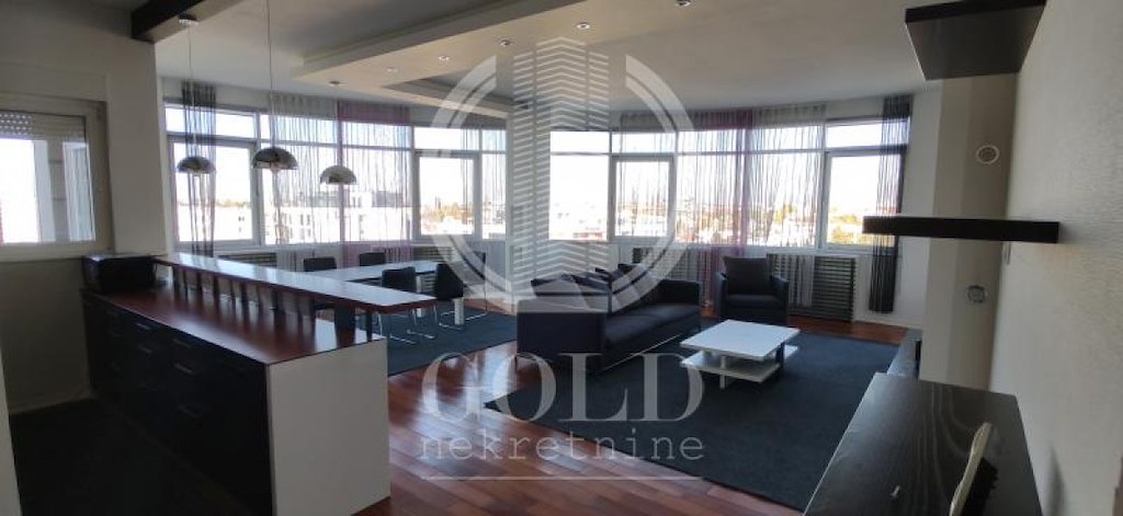 Novi Sad-Bulevar Evrope, 115. 00m2+garažno mesto, 262650 eur ID#3886