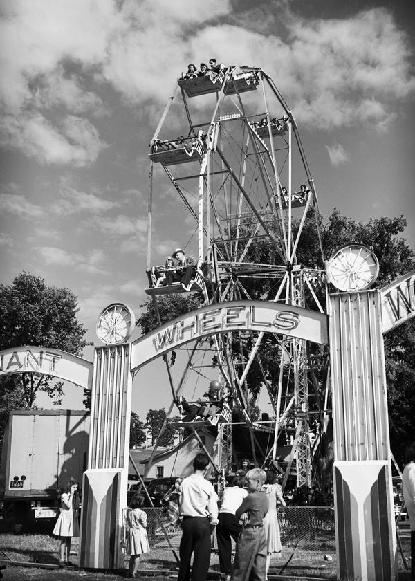 Luna park i ljudi