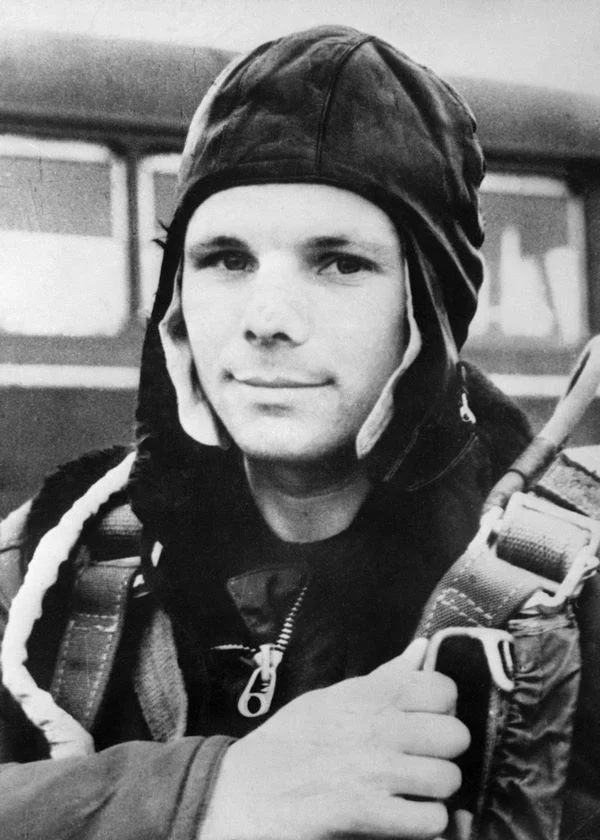 Yuri Gagarin sa padobranom na ledjima