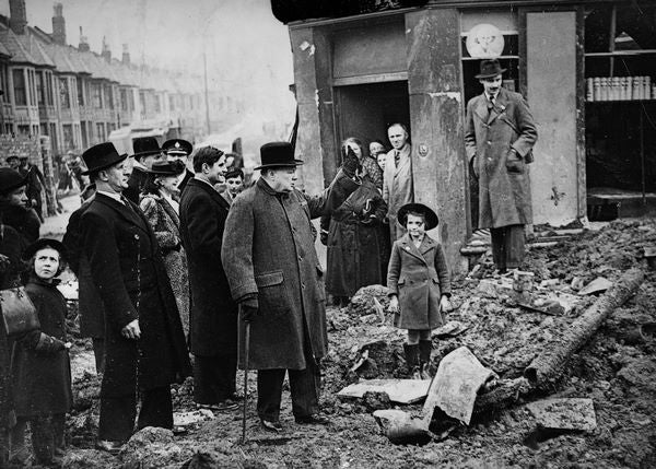 Winston Churchill obilazi rusevine