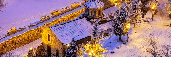 Srbija crkva sv. Petre prekrivena snegom
