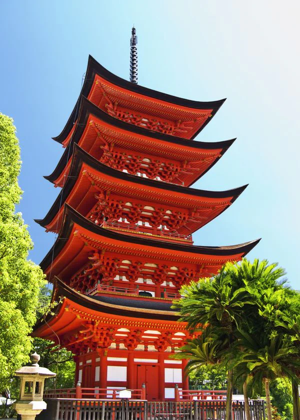 Japan zgrada sa pet spratova