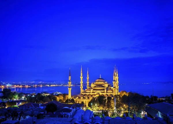 Turska Dzamija Eyup Sultan Istanbul uslikana izdaleka
