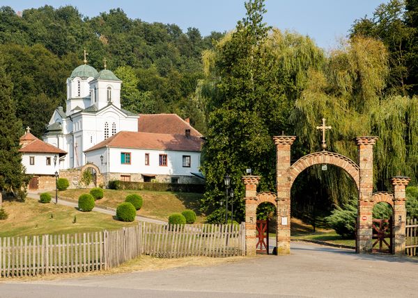 Srbija beli manastir