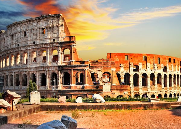 Italija nebo iznad Koloseuma