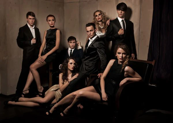 Grupa u crnom