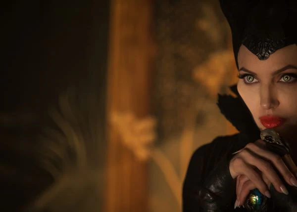 Maleficent (2014) pogled