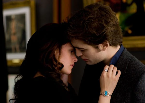 Twilight Saga Eclipse (2010) poljubac Kristen Stewart i Robert Pattinson