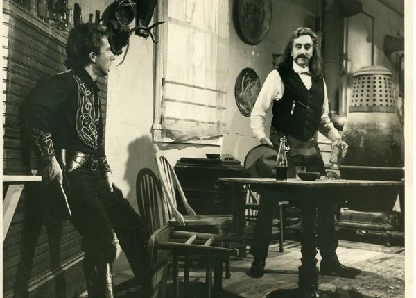 Little Big Man (1970) Dustin Hoffman i Jeff Corey