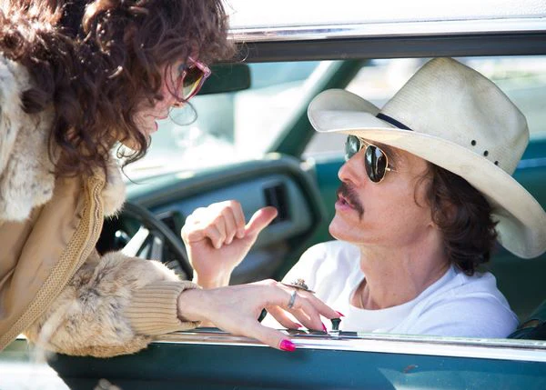 Dallas Buyers Club scena u kolima