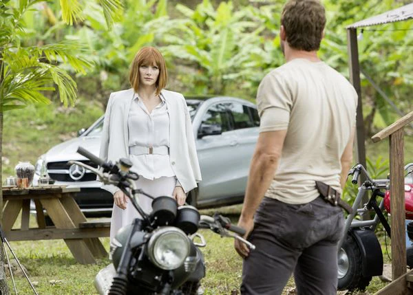 Jurassic World (2015) Chriss Pratt i Bryce Dallas Howard