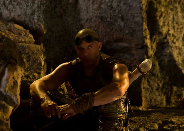 Riddick (2013) Vin Diesel i stene
