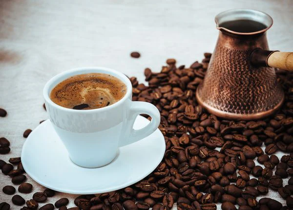 Turska kafa i braon dzezva