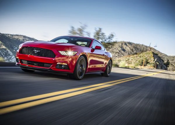 Ford Mustang crvene boje