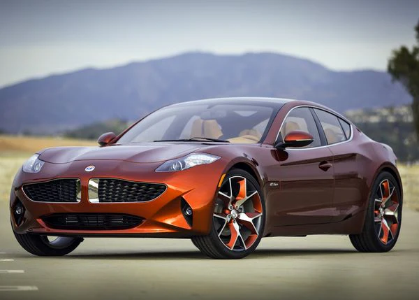 Fisker crvene boje