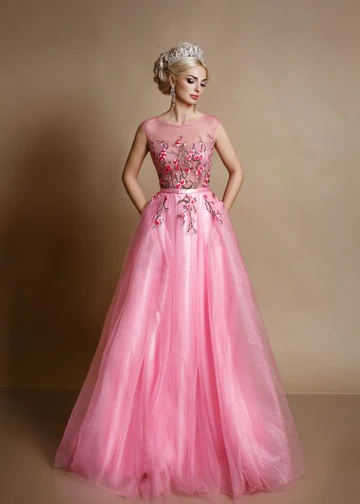 Haljine roze