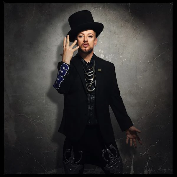 Boy George tamna pozadina