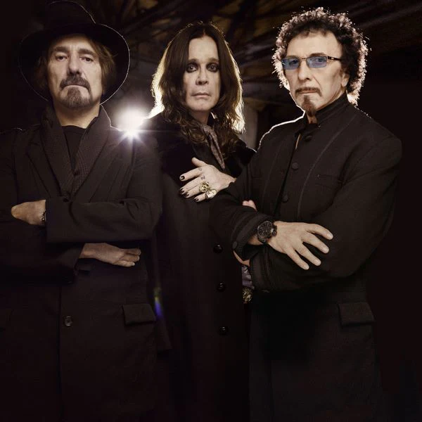 Black Sabbath i pozadina crna