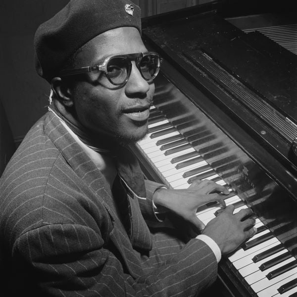 Thelonious Monk svira klavir