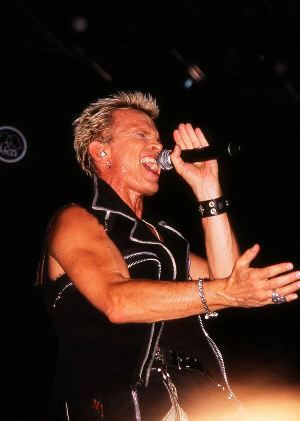Billy Idol crna pozadina