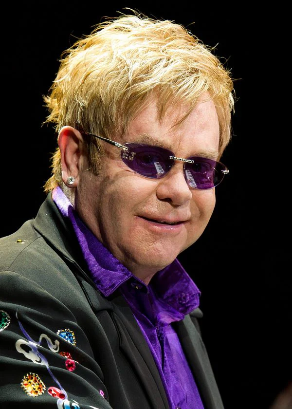 Elton John crna pozadina