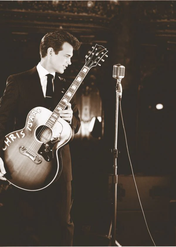 Chris Isaak crno bela gitara