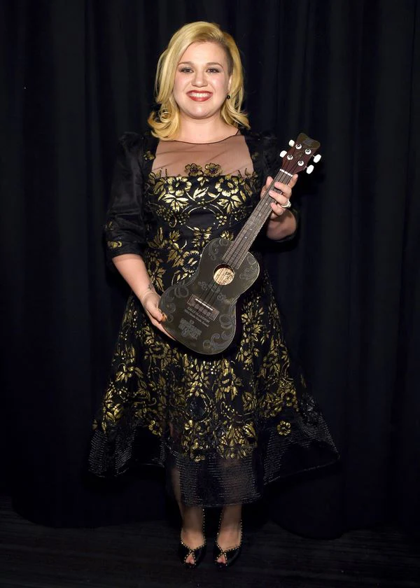 Kelly Clarkson gitara