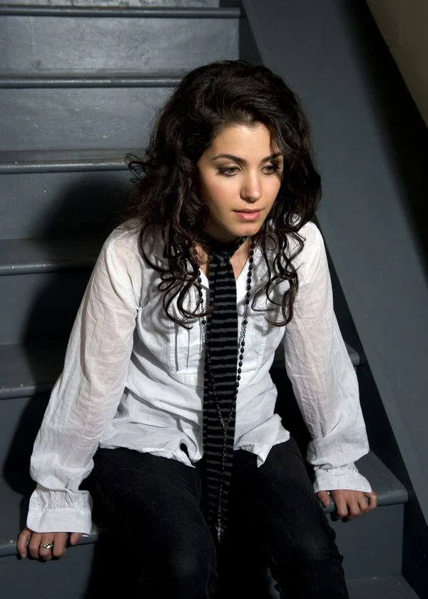 Katie Melua kravata