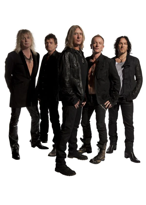 Def Leppard i bela pozadina