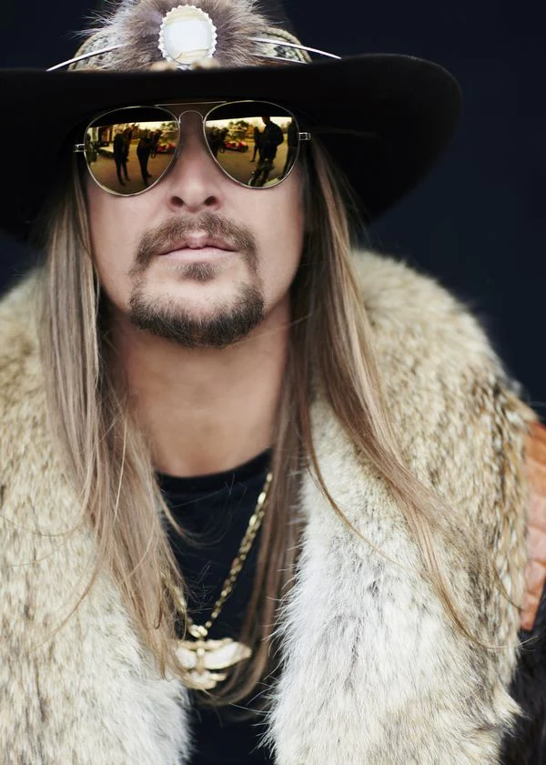 Kid Rock i pozadina crna