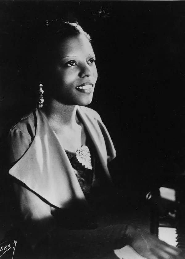 Mary Lou Williams crna pozadina