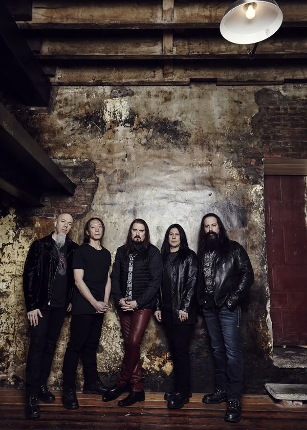 Dream Theater tamna ekipa