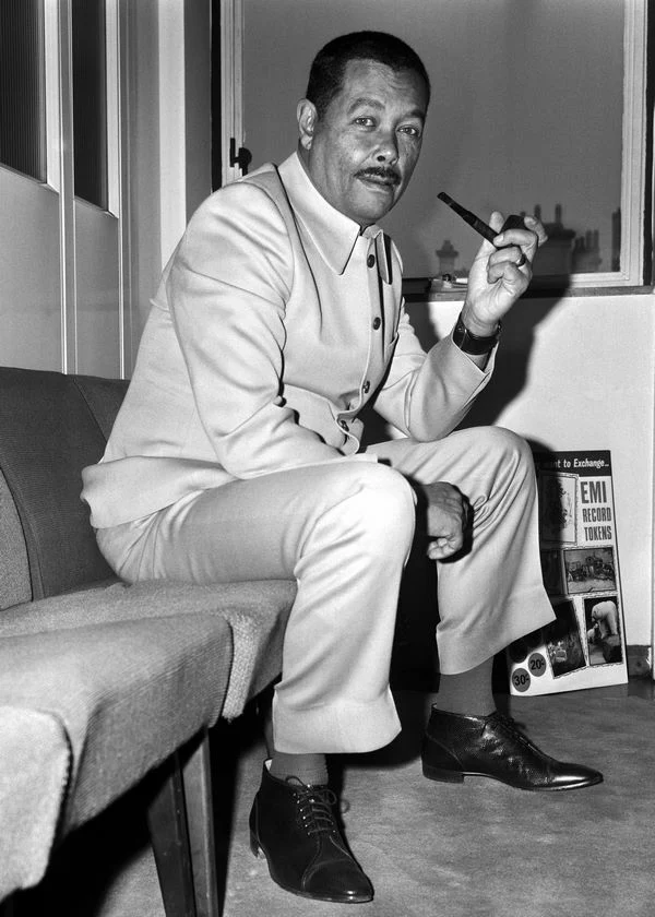 Billy Eckstine i cigareta