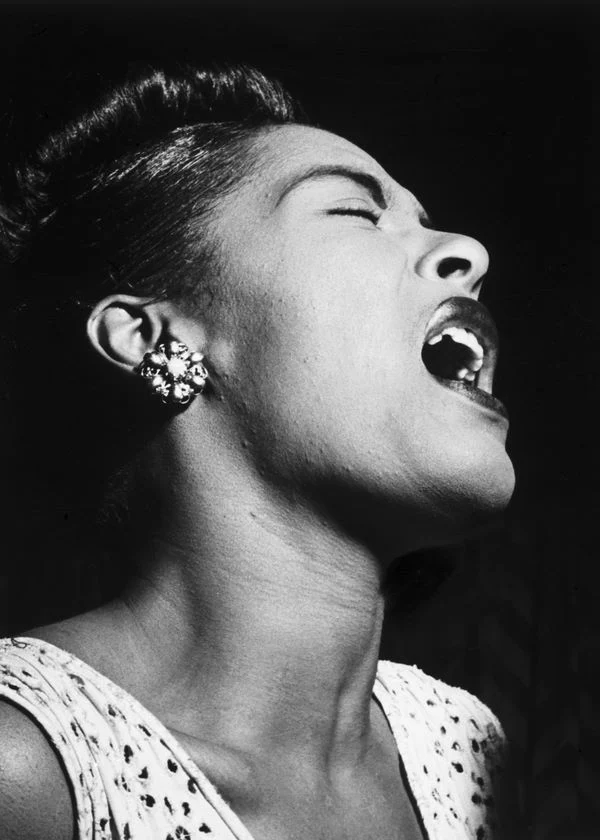 Billie Holiday i crna pozadina