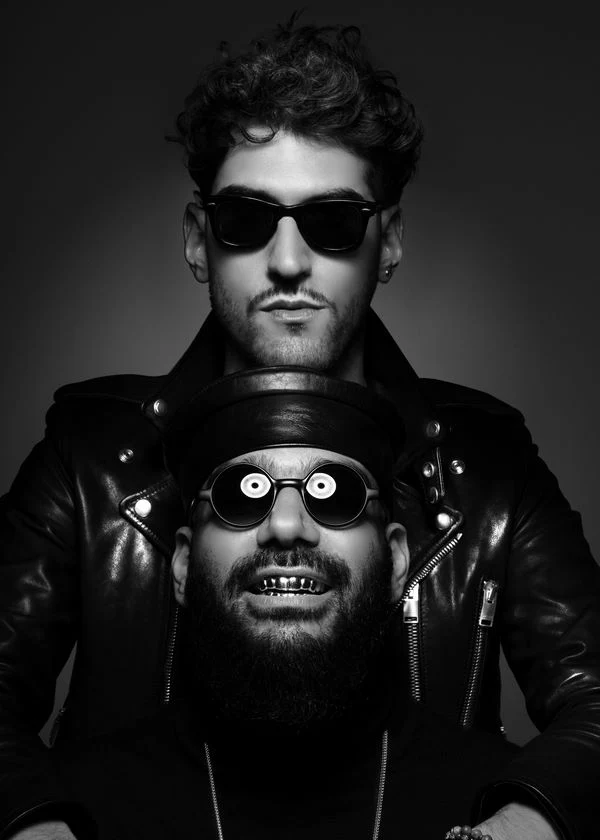 Chromeo pozadina tamna