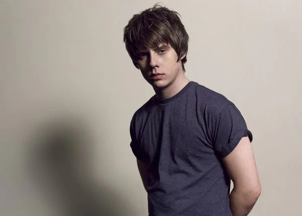 Jake Bugg bela pozadina
