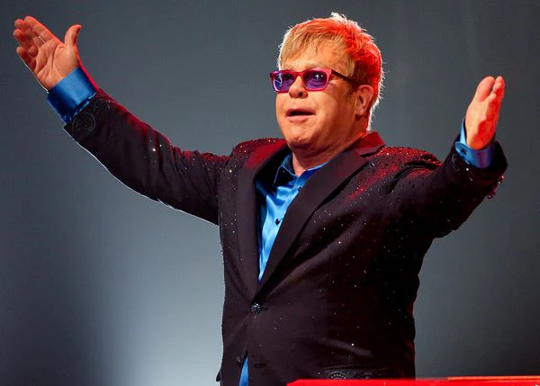 Elton John rasirene ruke