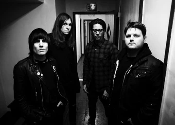 Against Me crna