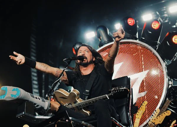 Foo Fighters rasirene ruke