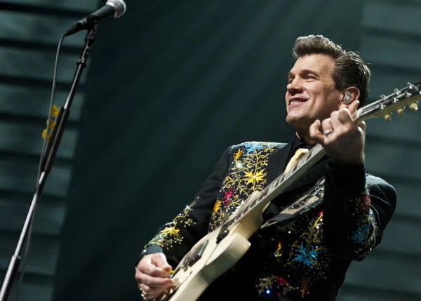 Chris Isaak koncert