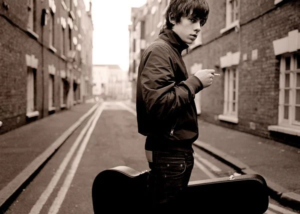 Jake Bugg na ulici