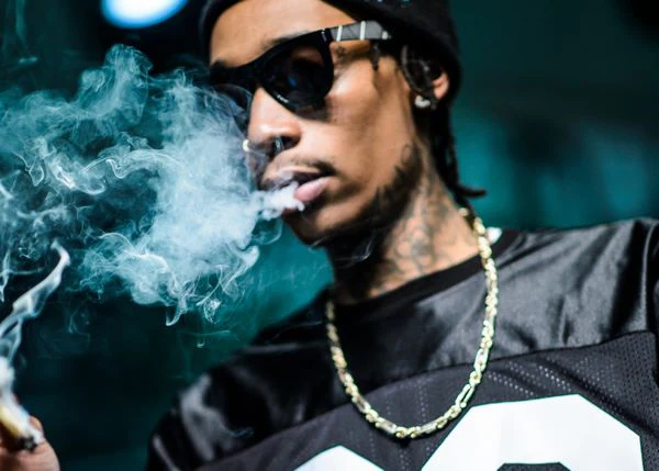 Wiz Khalifa cigara