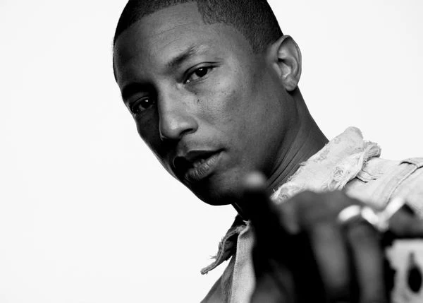 Pharrell Williams crno belo