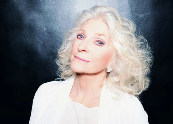Judy Collins bela haljina