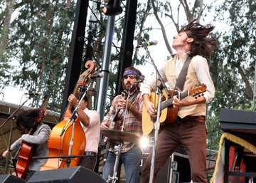 The Avett Brothers performans