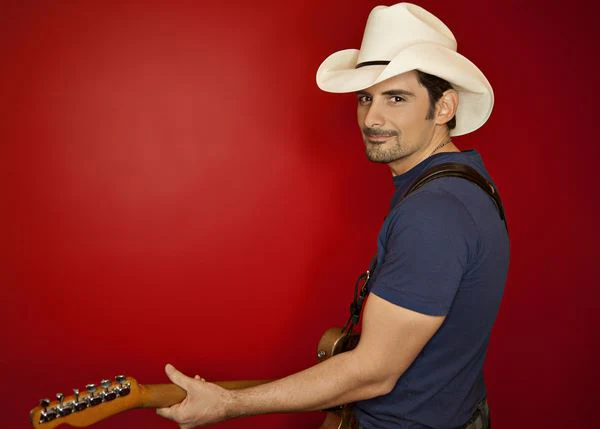 Brad Paisley crvena pozadina