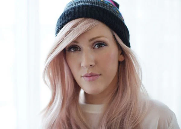 Ellie Goulding sa kapom