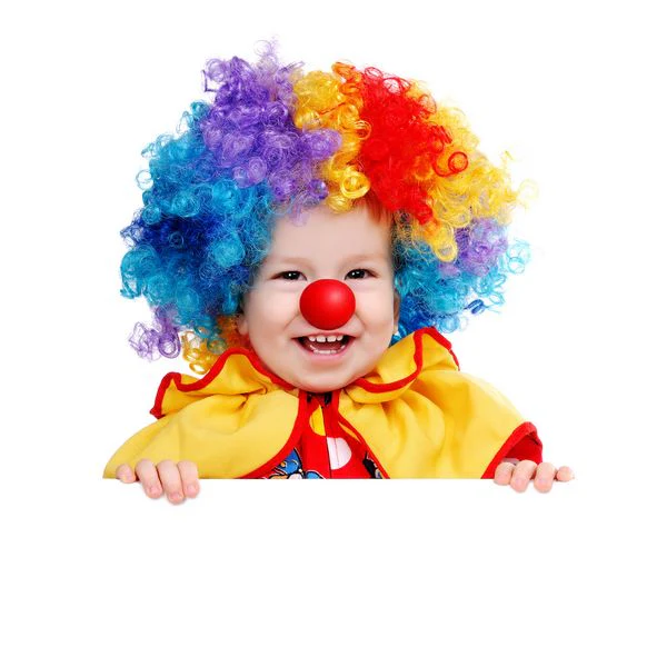 Cirkusi dete sa klovnovskim nosem