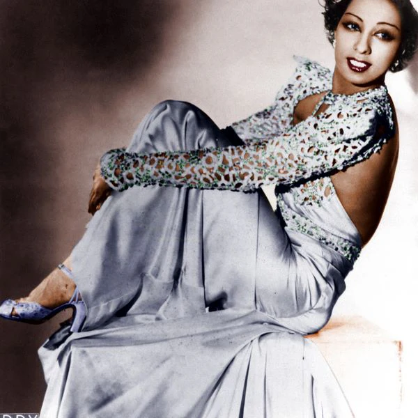 Josephine Baker u svecanoj haljini