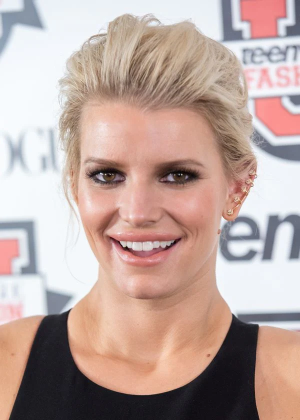 Jessica Simpson podignuta kosa